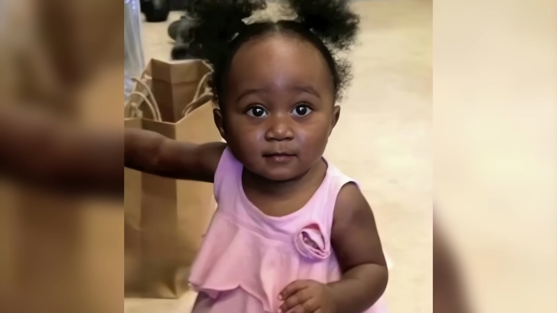 ¿Recuerdas a la niña que Mariska Hargitay adoptaron hace 14 años? Aquí ...